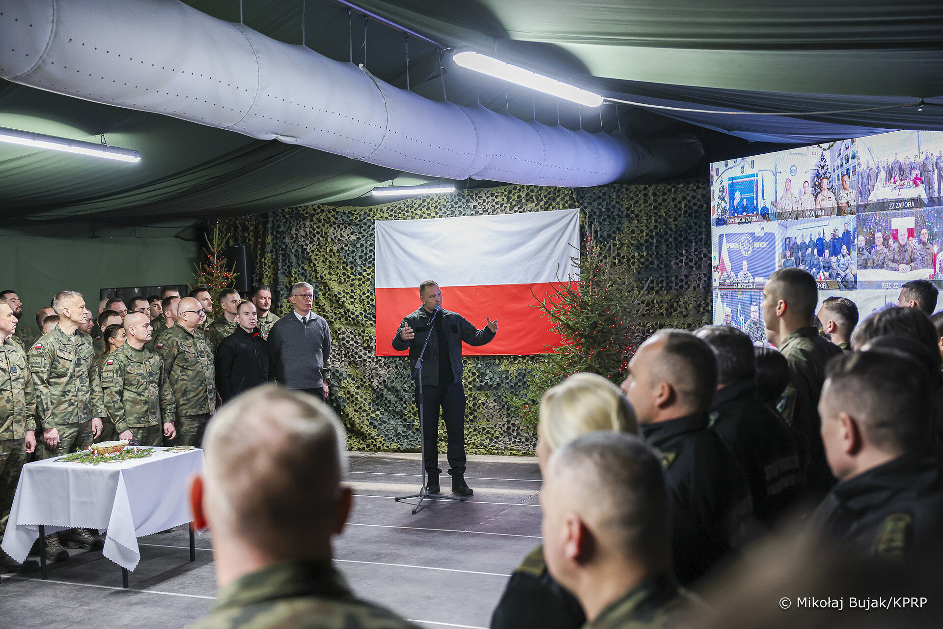 Christmas Eve meeting of the President with soldiers and officers ...