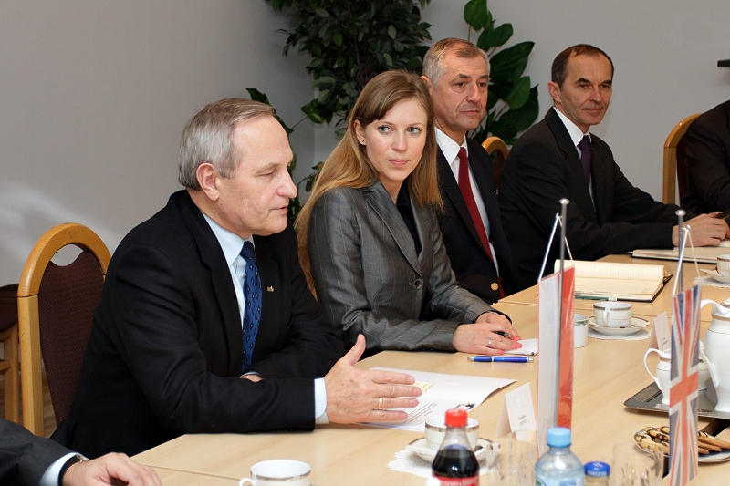 Admiral Mark Stanhope visits the NSB - News - National Security Bureau